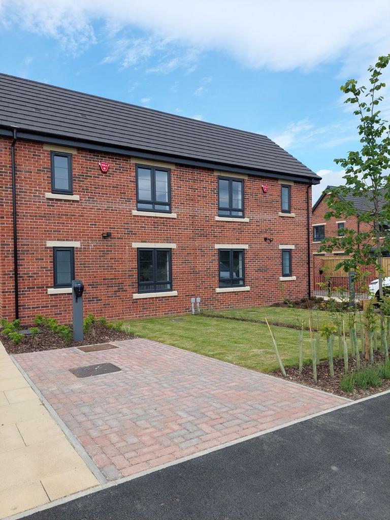 Navigation Vale, Woodlesford, Leeds 1 bed semi-detached house - £102,500
