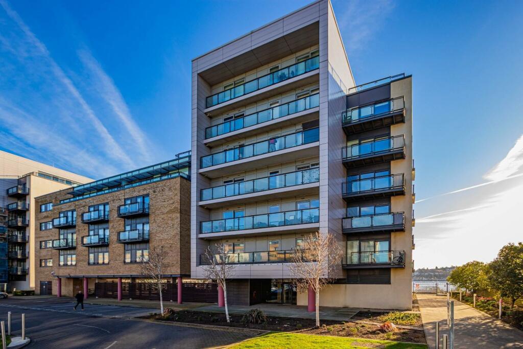 Ferry Court, Cardiff CF11 2 bed apartment to rent - £1,100 pcm (£254 pw)
