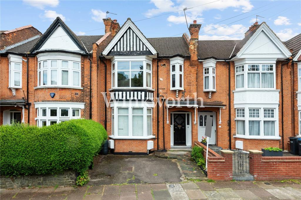 New River Crescent, London, N13 1 bed apartment - £1,450 pcm (£335 pw)