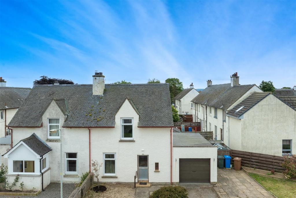 Cameron Drive, Inverness IV2 2 bed semi-detached house - £140,000