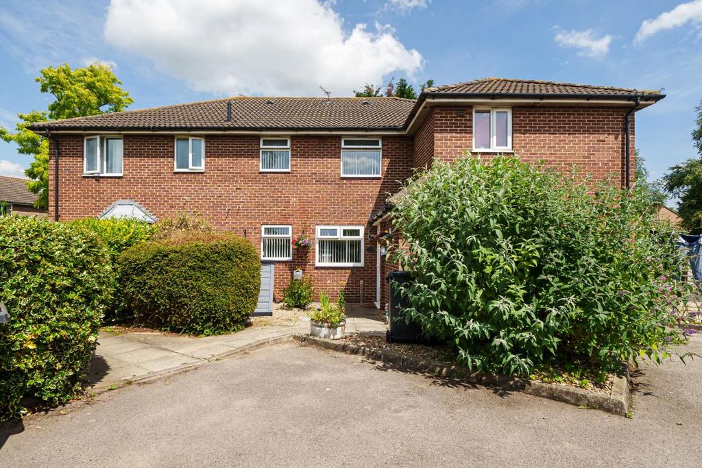 Pinewood Drive, Camblesforth, Selby 1 bed house - £100,000