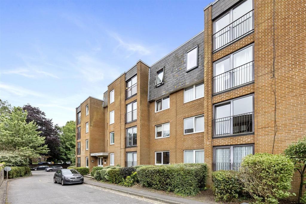 London Road, Patcham, Brighton 1 bed flat - £225,000