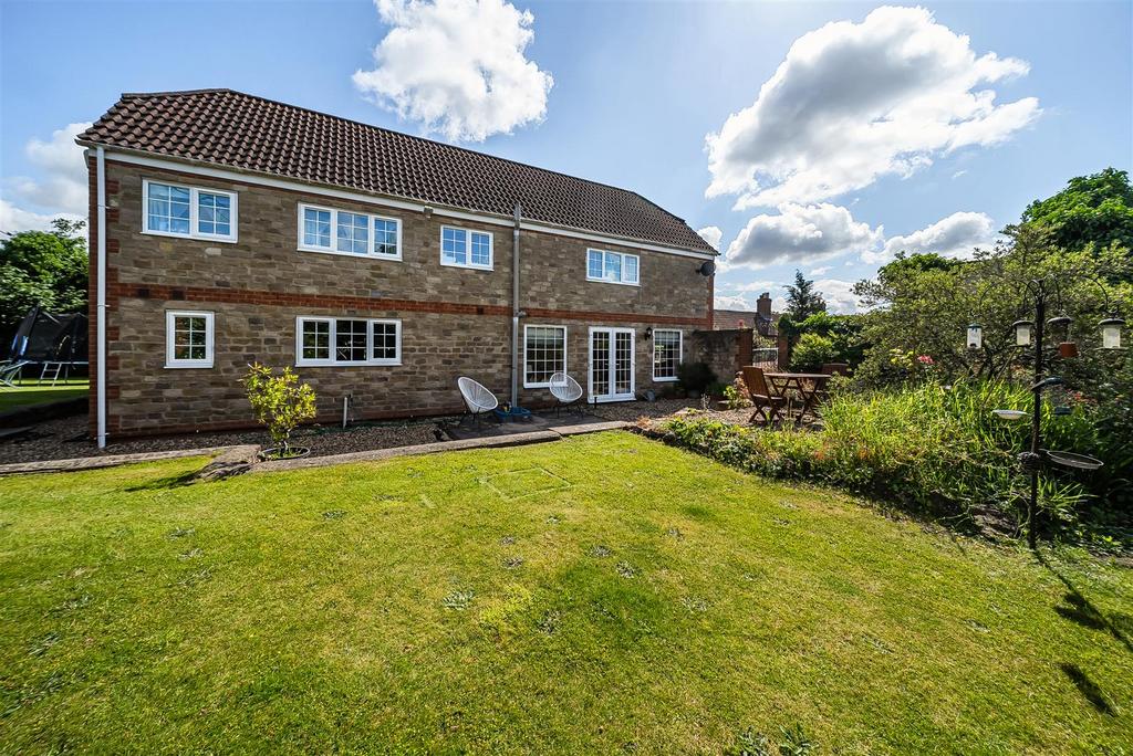 St. Ediths Marsh, Bromham 5 bed detached house - £700,000