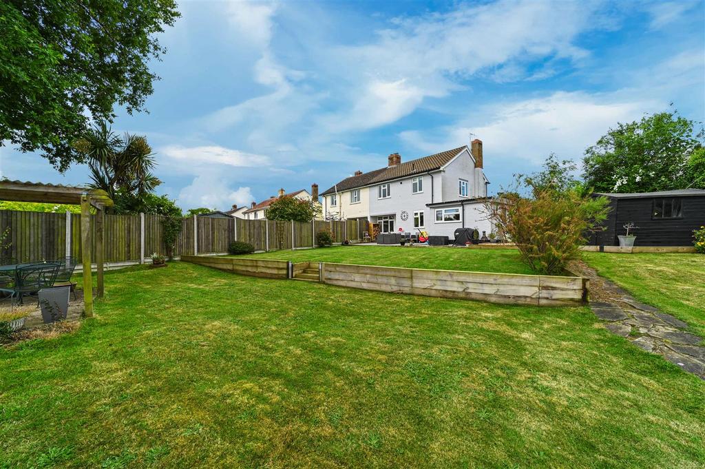 Palfrey Heights, Brantham, Manningtree 3 bed semi-detached house - £350,000