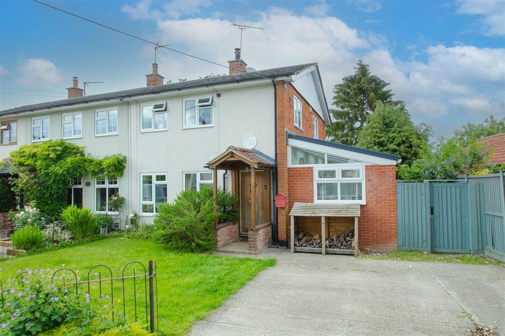 Stambourne Road, Toppesfield CO9 3 bed end of terrace house - £350,000