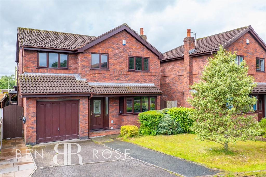 Gower Court, Leyland 4 bed detached house - £375,000