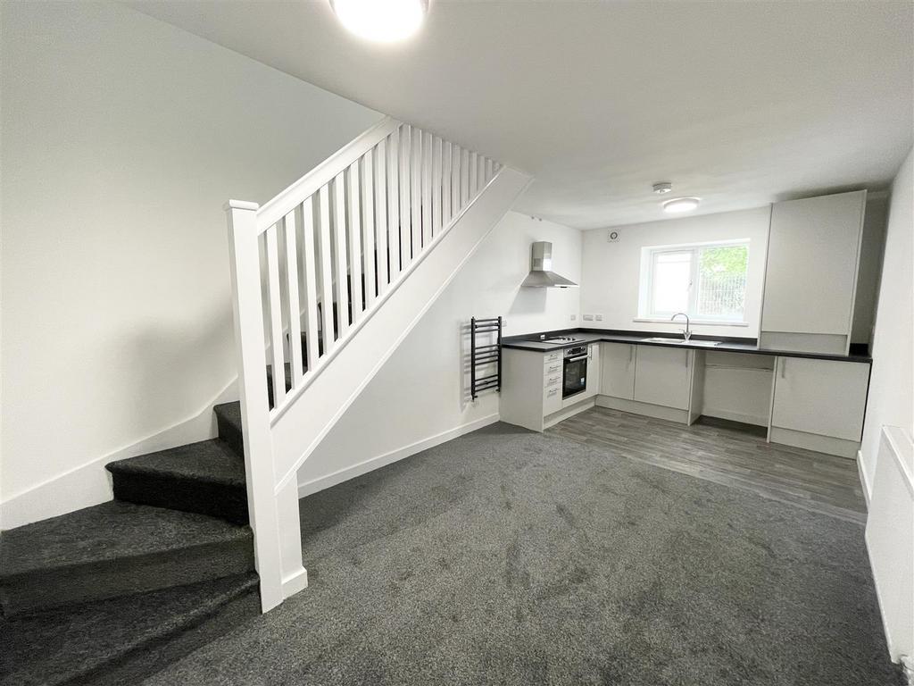 Clewlow Place, Stoke on Trent ST3 1 bed house - £650 pcm (£150 pw)