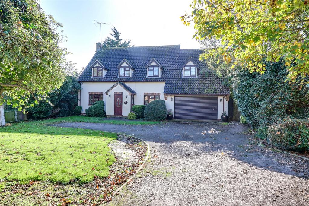 Stambridge Road, Rochford SS4 5 bed detached house - £800,000