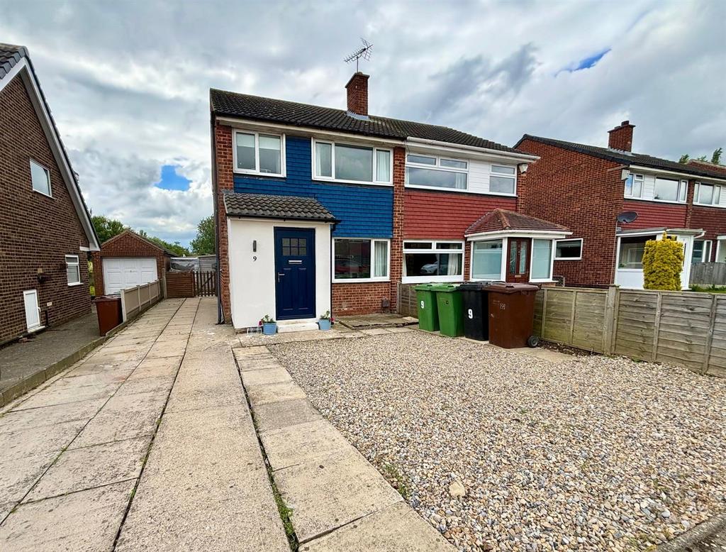 Kennet Lane, Garforth, Leeds 3 bed semi-detached house - £245,000