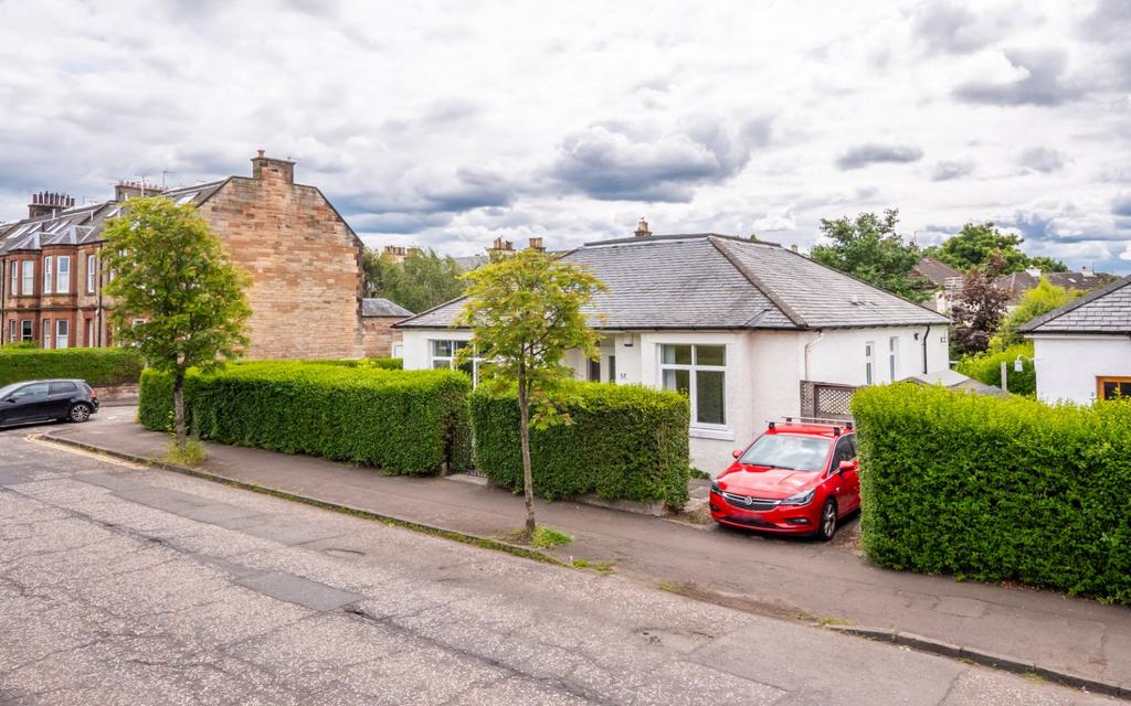 Balgreen Road, Edinburgh, Midlothian... 3 bed bungalow - £2,800 pcm (£ ...