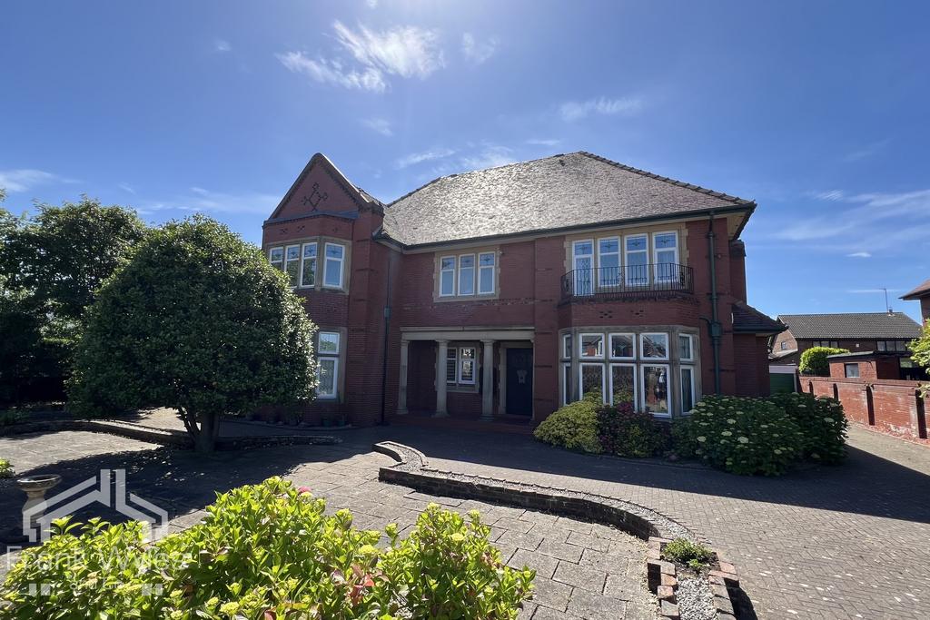 571 Lytham Road, Blackpool, FY4 1SA 2 bed apartment - £215,000