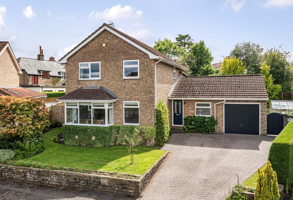 Hill Rise Close, Harrogate 4 bed detached house for sale - £840,000