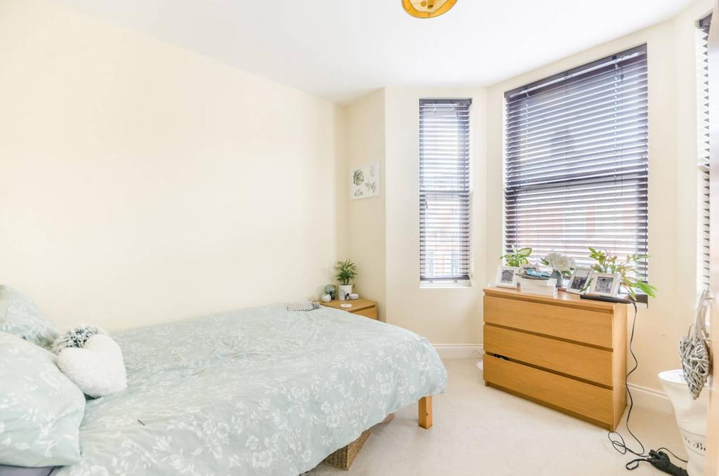 Lyham Road, Brixton, London, SW2 2 bed flat - £2,600 pcm (£600 pw)