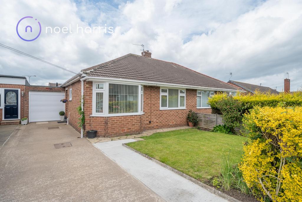 Rayleigh Drive, Woodland's Park... 2 bed bungalow - £199,000