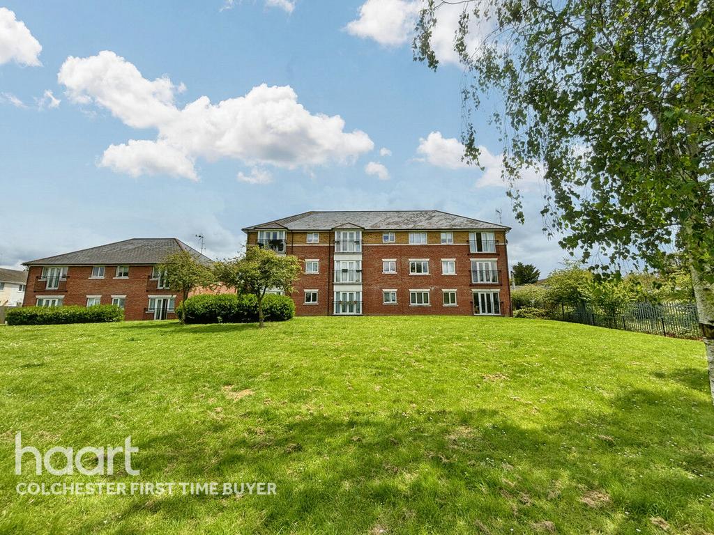 Ratcliffe Court, Colchester 2 bed apartment - £170,000