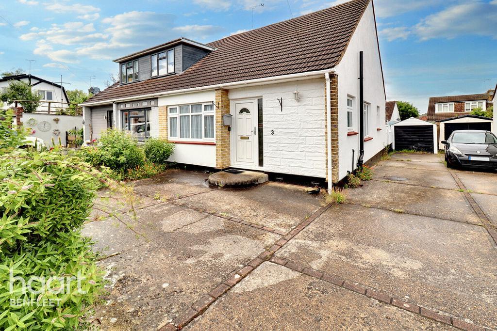 Boyton Close, Benfleet 2 bed semi-detached bungalow - £325,000