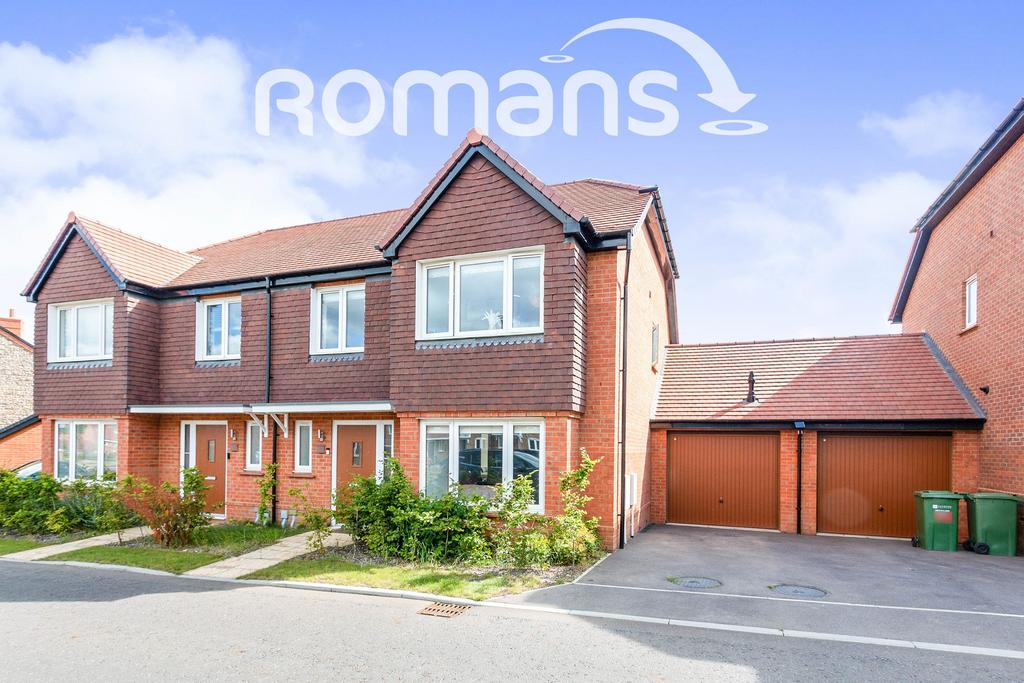 Vernon Drive, Tongham 4 bed semi-detached house - £2,200 pcm (£508 pw)