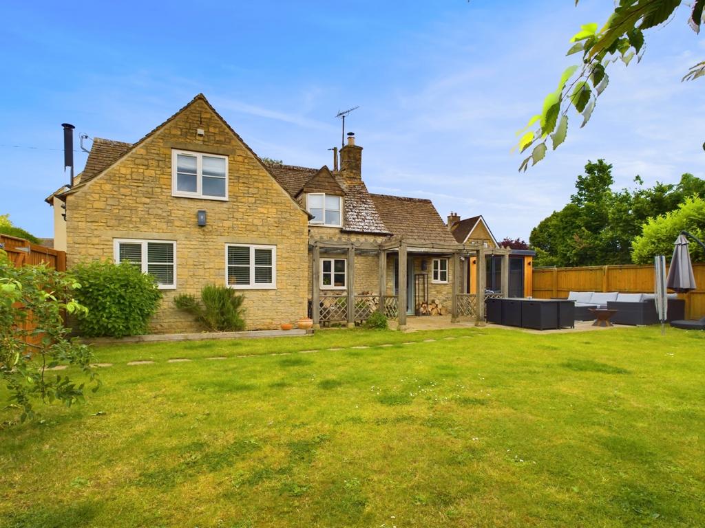 Ham Cottage Ham Lane, South Cerney... 3 bed character property - £1,800 ...