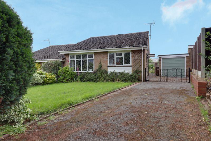 Lindenbrook Vale, Stafford ST17 2 bed bungalow - £225,000