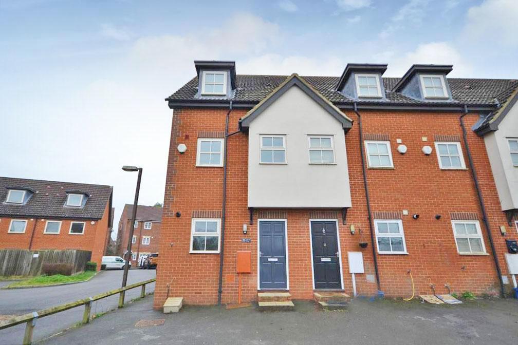 Westcroft, Milton Keynes MK4 3 bed end of terrace house - £350,000