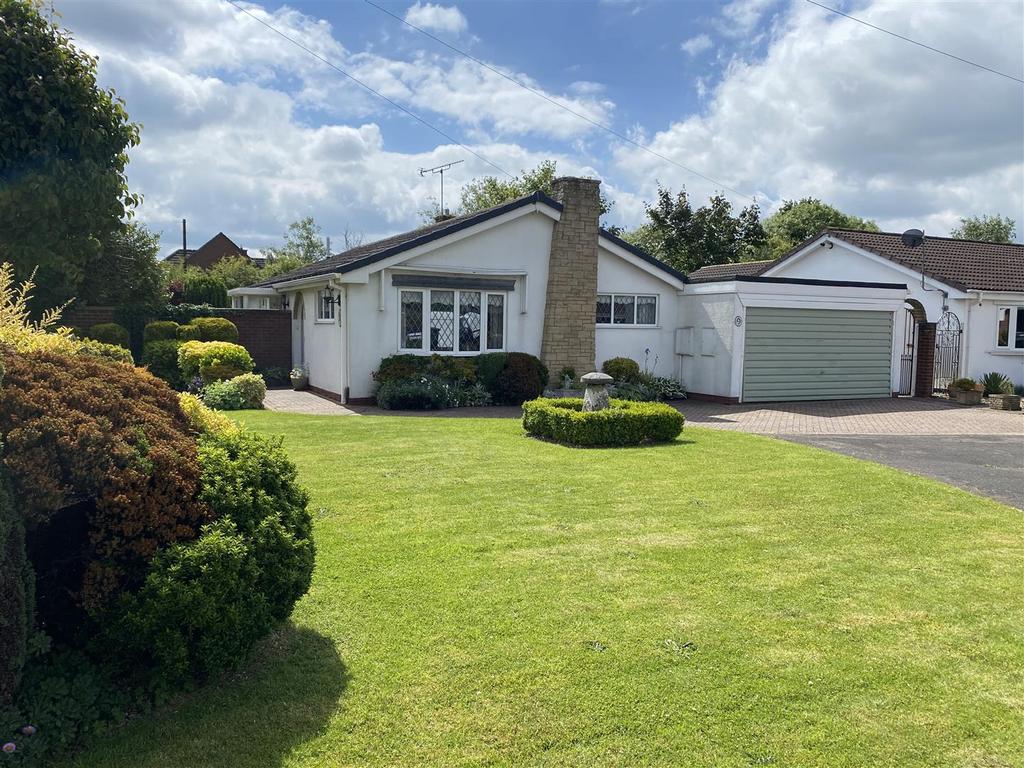 Hawthorn Crescent, Burbage LE10 3 bed detached bungalow - £450,000