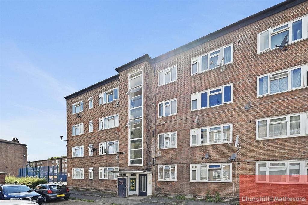 Oak Way, Acton, London 3 bed flat - £500,000