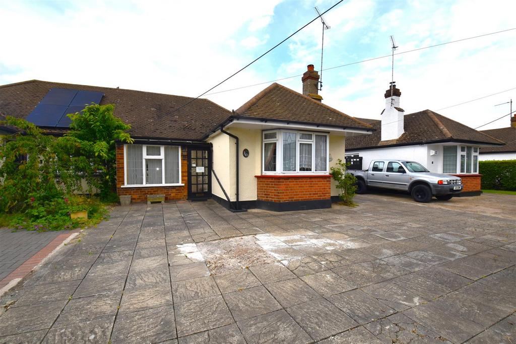 Sutton Road, Rochford 2 bed semi-detached bungalow - £330,000