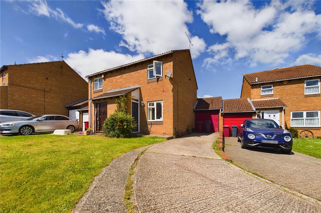 Midwinter Close, Tilehurst, Reading... 2 bed property - £1,450 pcm (£ ...