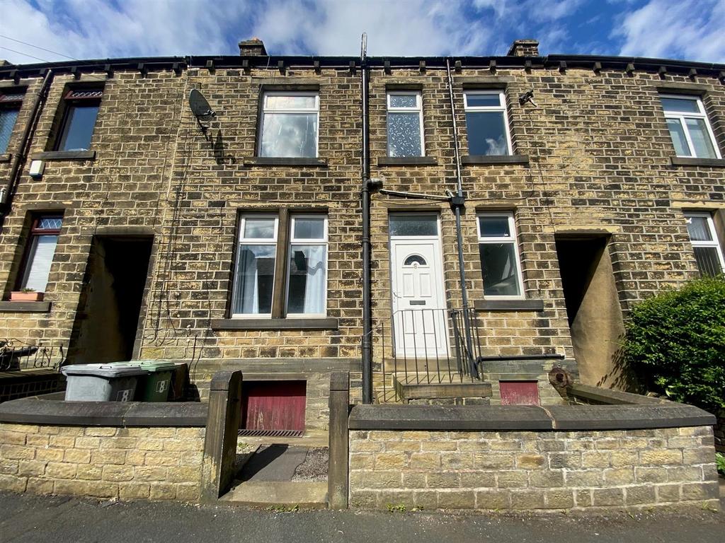 Gramfield Road, Crosland Moor... 3 bed terraced house - £750 pcm (£173 pw)