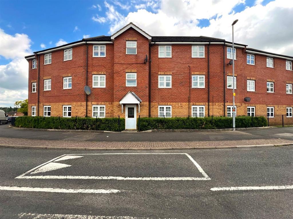 Exmouth Court, Corby NN18 2 bed flat - £95,000