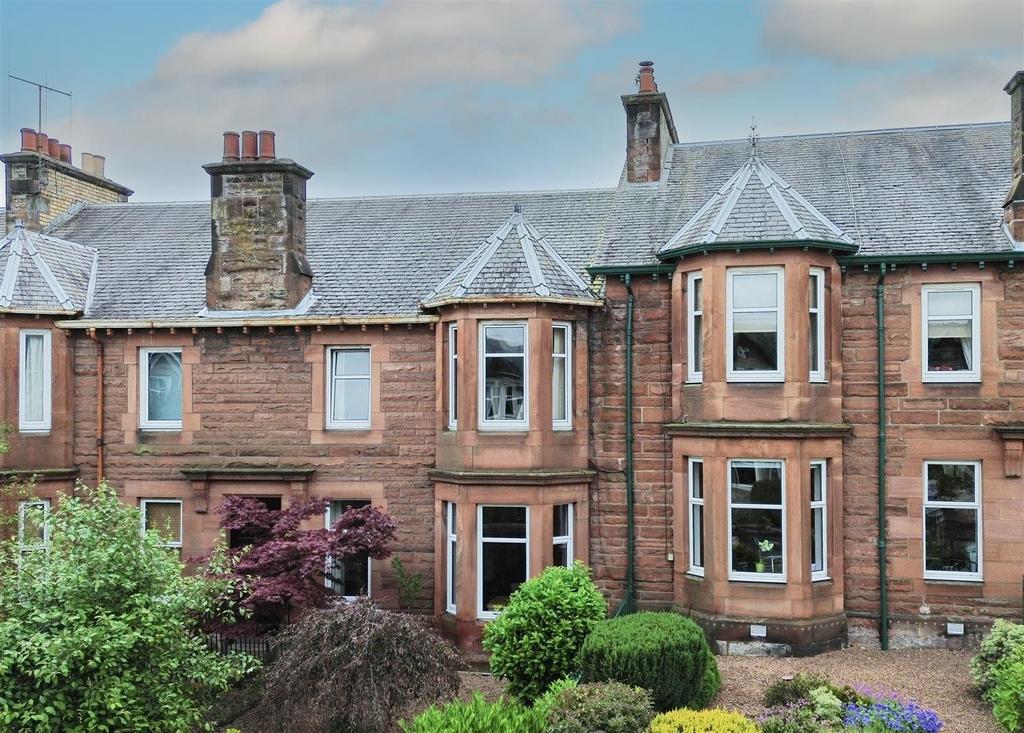 Needless Road, Perth 2 bed flat - £136,000