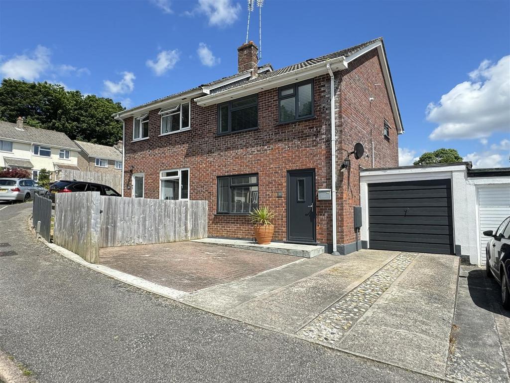 Polgover Way, St. Blazey, Par 3 bed semi-detached house - £250,000