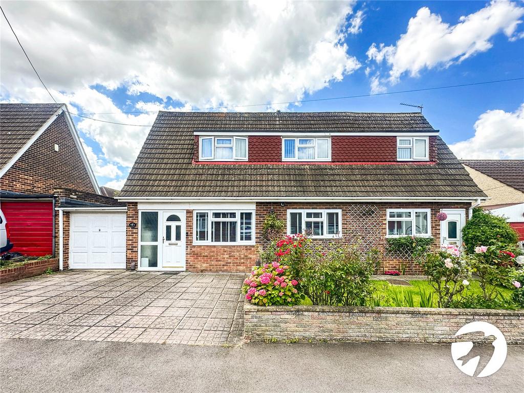 Lynors Avenue, Rochester, Kent, ME2 4 bed detached house - £475,000