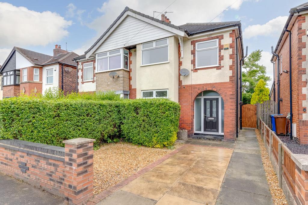 Spring Road, Wigan WN5 3 bed semi-detached house - £200,000