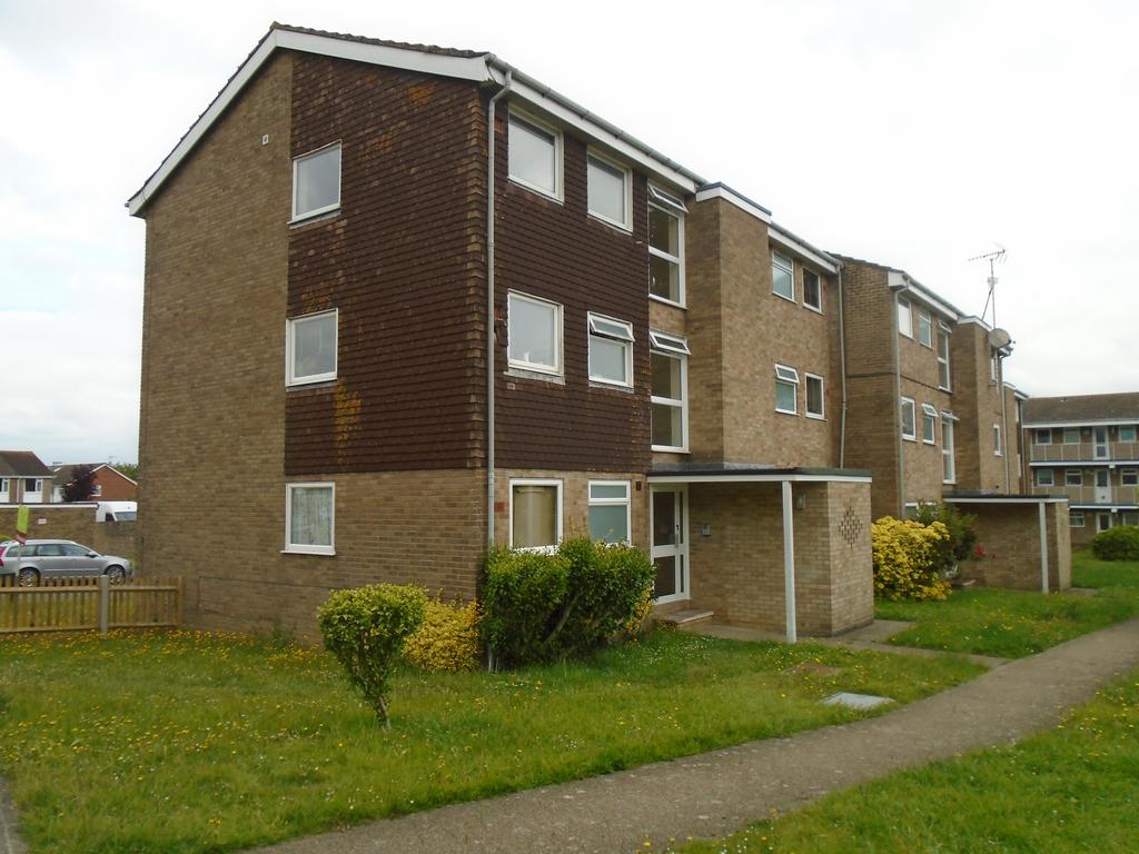Steyning BN44 1 bed flat - £925 pcm (£213 pw)