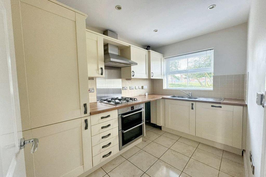 Park View, Whitchurch, RG28 7FE 2 bed terraced house - £290,000