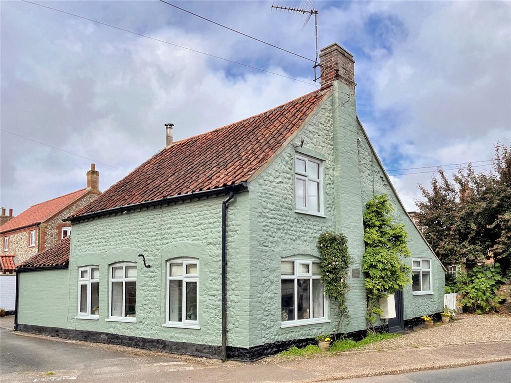 Docking, Norfolk 4 bed end of terrace house - £350,000
