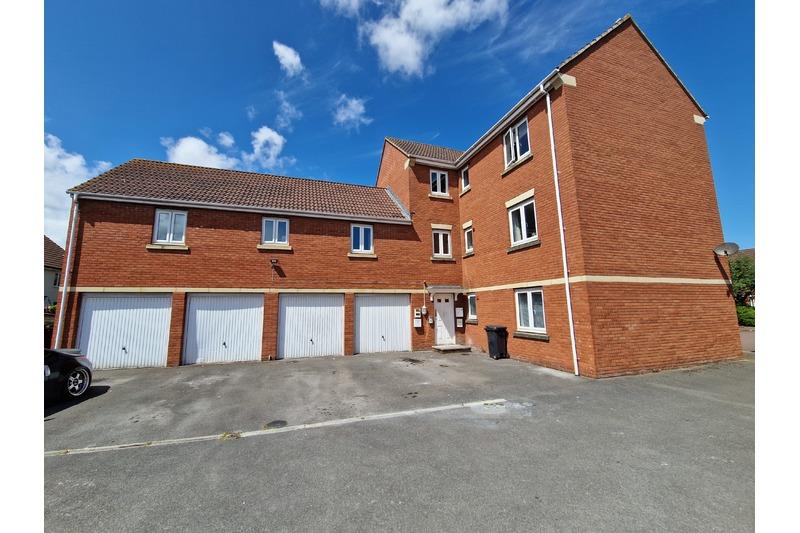 Marsa Way, Bridgwater TA6 2 bed flat - £995 pcm (£230 pw)