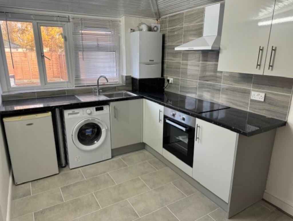 Norbury SW16 1 bed flat to rent - £1,600 pcm (£369 pw)