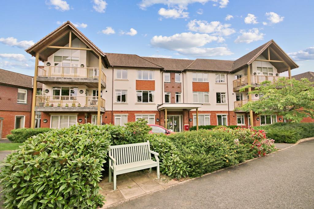 Charters Village Drive, East... 2 bed retirement property - £400,000