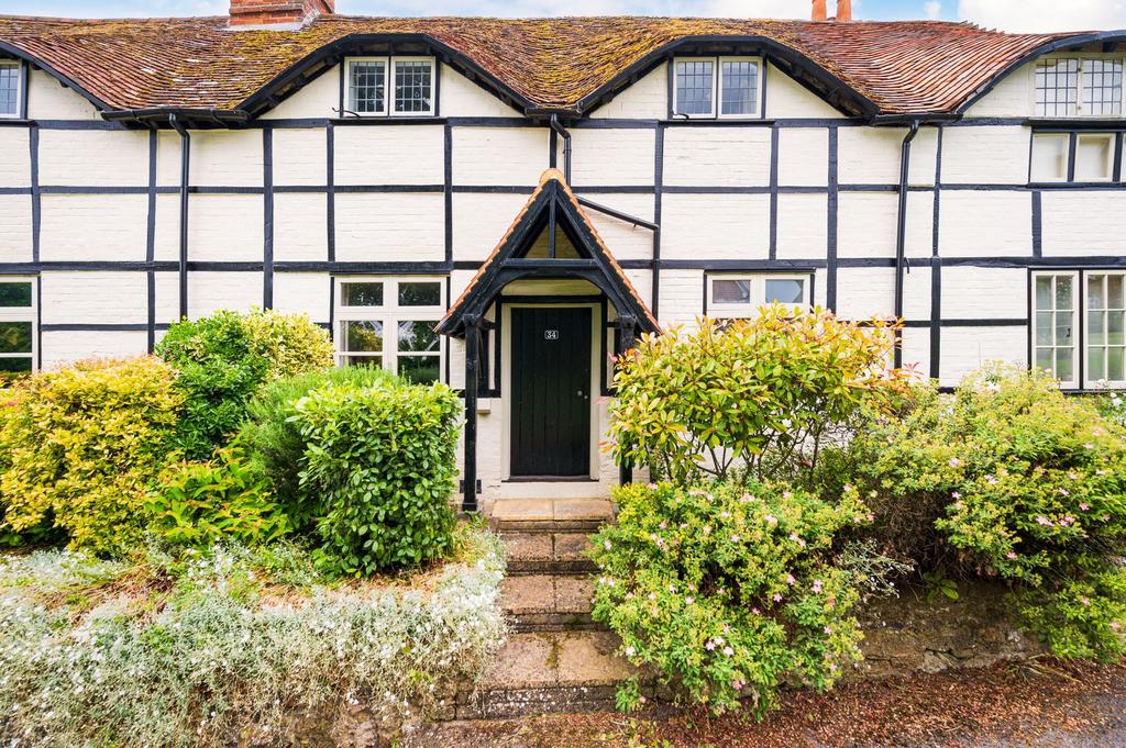 Arn Cottage, 34 East Lockinge, Nr.... 3 bed semi-detached house - £750,000