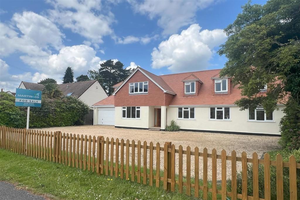 Lions Lane, Ashley Heath, Ringwood... 5 bed detached house - £1,000,000