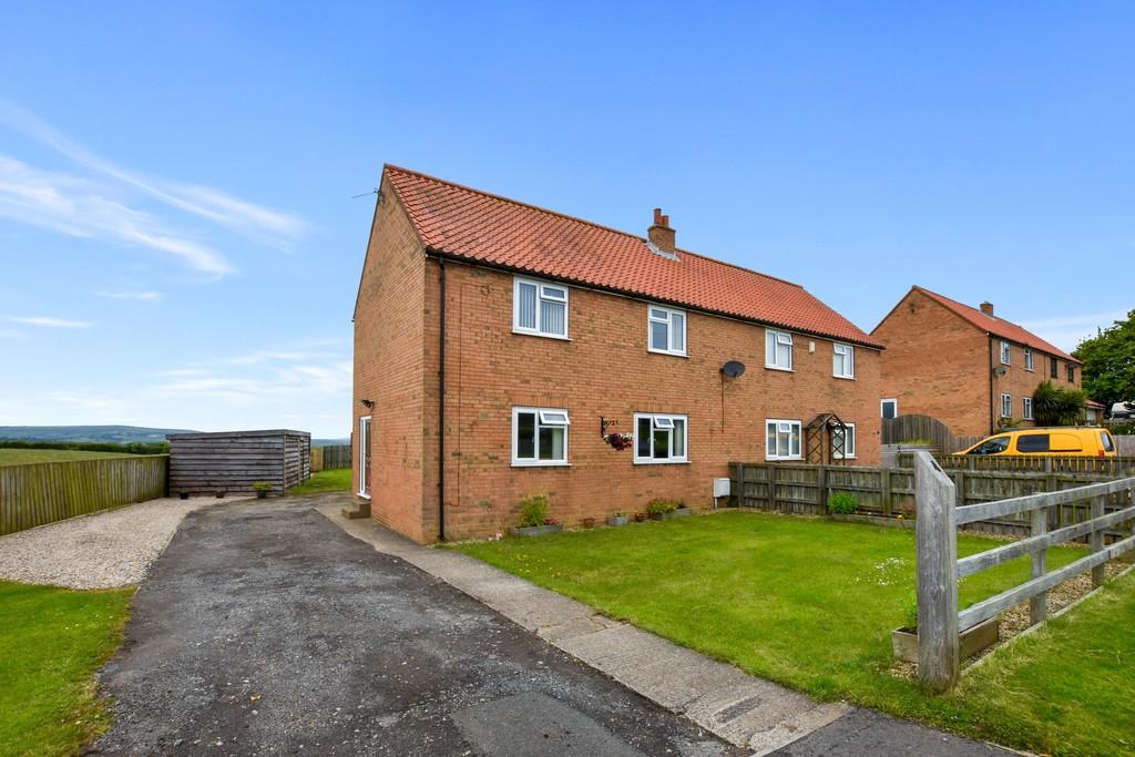 Mill View, Whitby YO22 3 bed semi-detached house for sale - £270,000