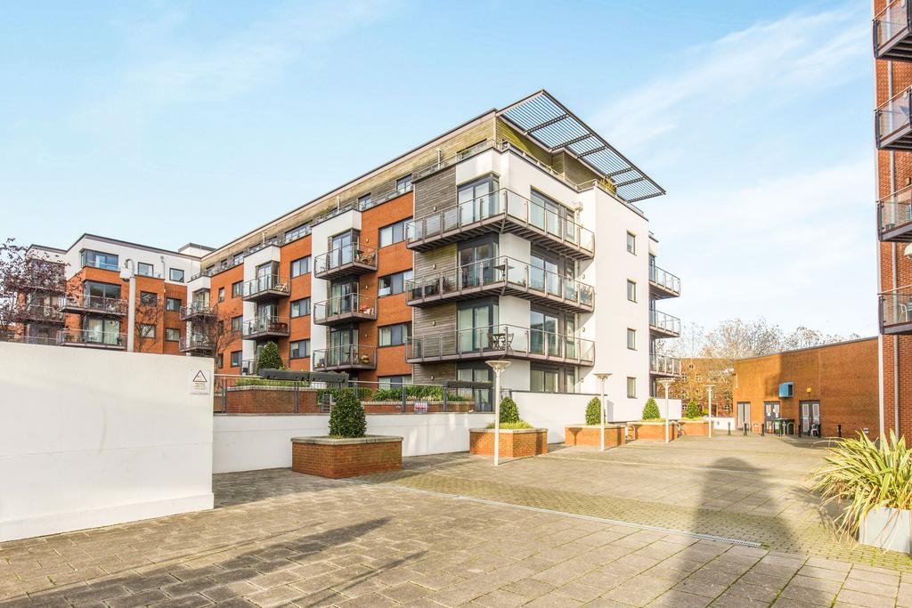 Mistral, Ocean Village 2 bed apartment - £1,400 pcm (£323 pw)