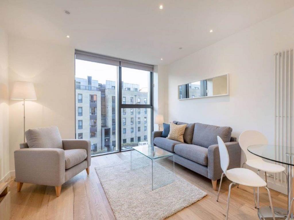 Simpson Loan, Quatermile, Edinburgh 1 bed flat - £1,600 pcm (£369 pw)