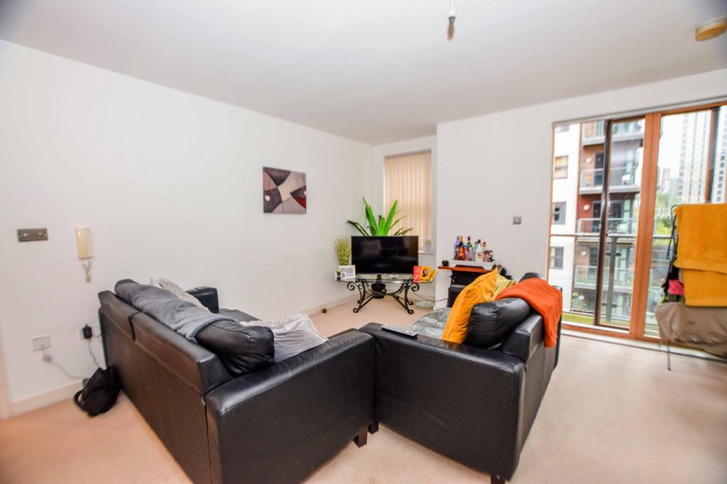 Barton Place, 3 Hornbeam Way, Green... 2 bed flat - £1,200 pcm (£277 pw)