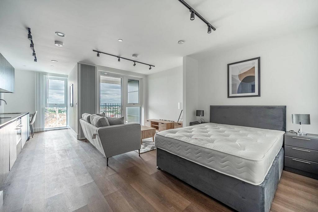 Mitre Yard, North Kensington, London... Studio - £1,699 pcm (£392 pw)