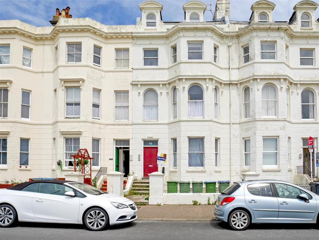 South Terrace, Littlehampton BN17 Studio - £69,950