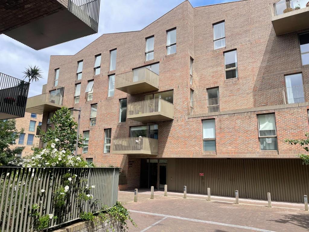 Halyards Court, Durham Wharf Drive... 1 bed apartment - £1,650 pcm (£ ...