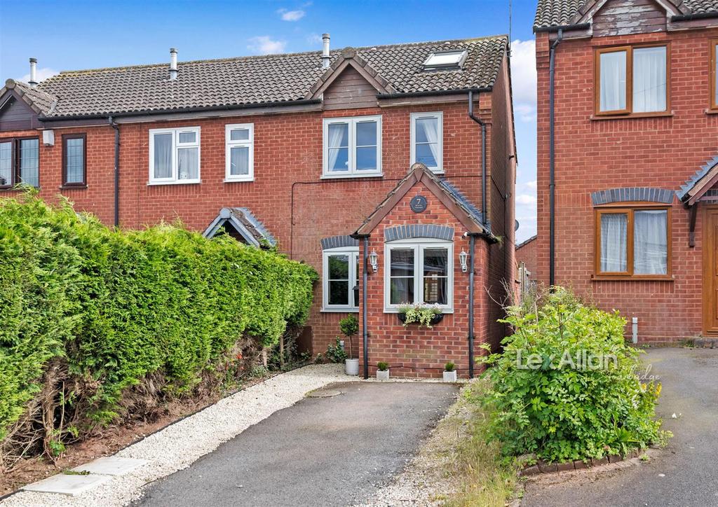 Staite Drive, Cookley, Kidderminster 2 bed end of terrace house - £215,000